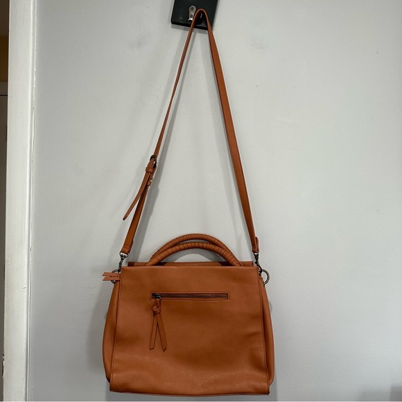 Universal Thread | Bags | Universal Thread Cognac Crossbody Top Handle ...
